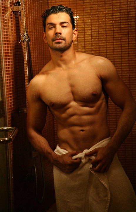 Shirtless Indian Celebrities: Abhinav Shukla