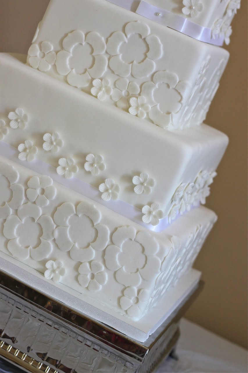 Sharon & Aaron’s contemporary white wedding cake