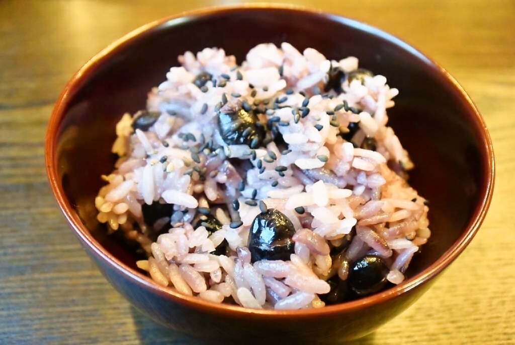 Recipes for Tom: Iri-kuromame gohan / steamed rice with toasted black ...