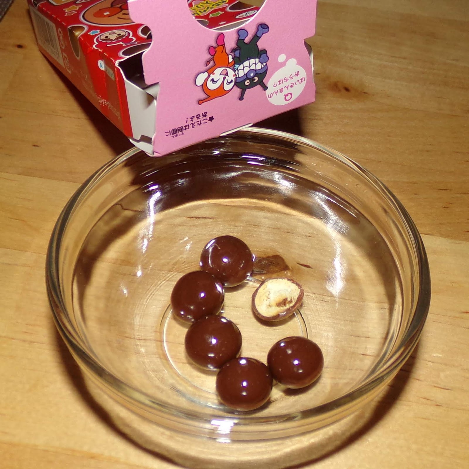 Japanese Snack Reviews: Fujiya Anpanman Korokoro Ball Chocolate