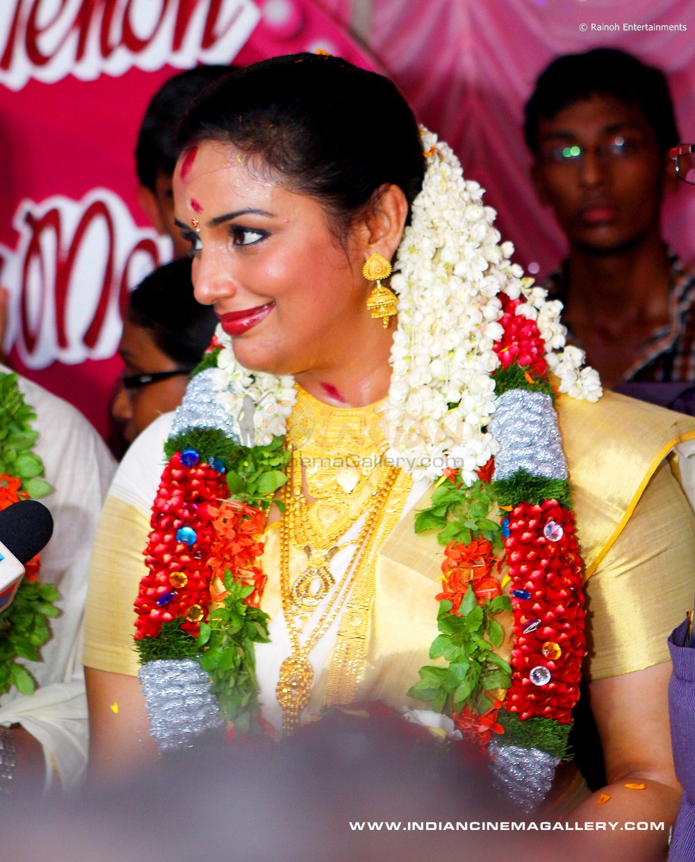 Vidya Balan Hot: Swetha Menon wedding photos