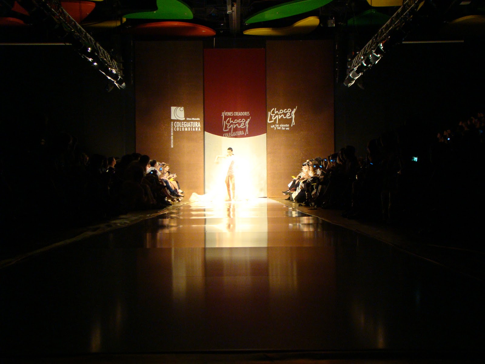 Andres Restrepo Le Flohic, Diseño de Espacios/Escenario: Pasarela ...