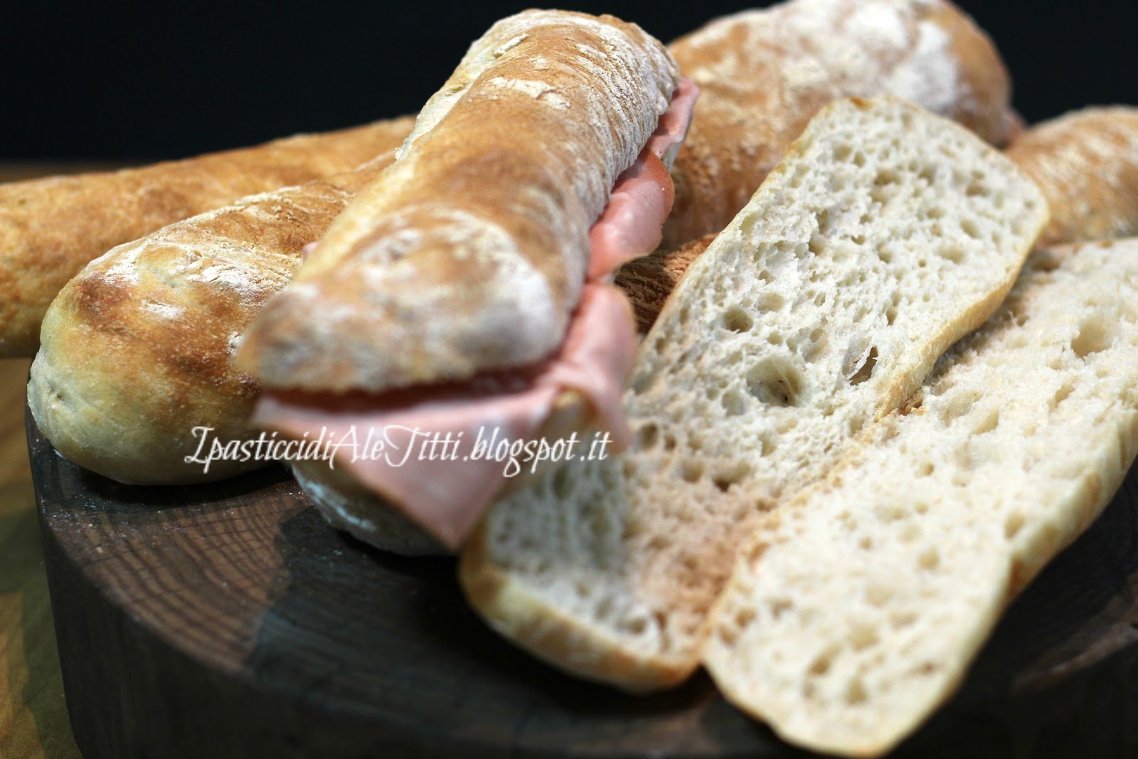 Per pane stirato, si intende un pane allungato, una sorta di baguette ...