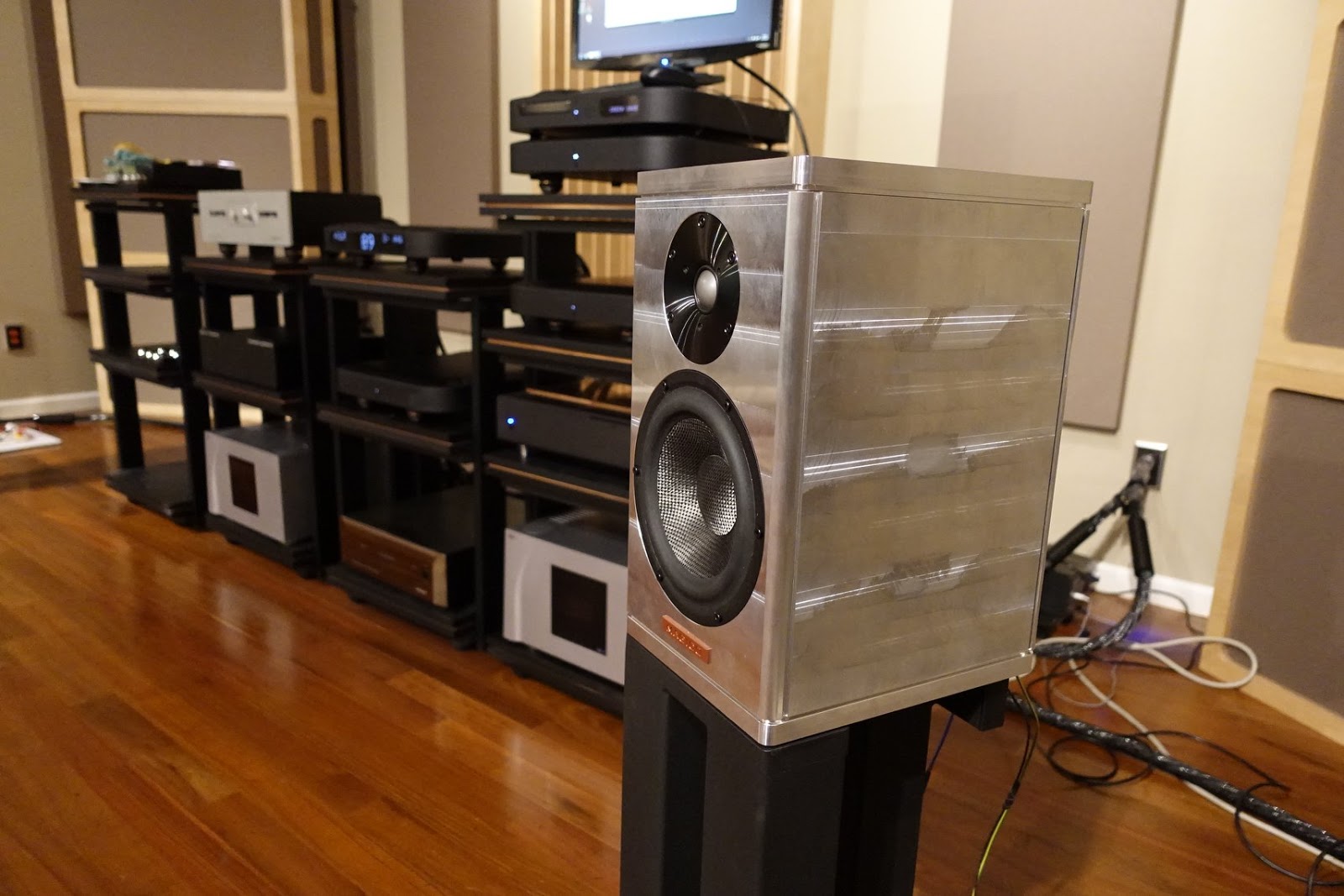 Magico Mini – Q1 – A1 – M & S | Ultimate High-Fidelity
