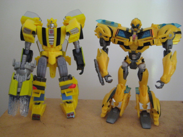 ChCse's blog: Toy Review: Transformers Generations Bumblebee (IDW Deluxe)
