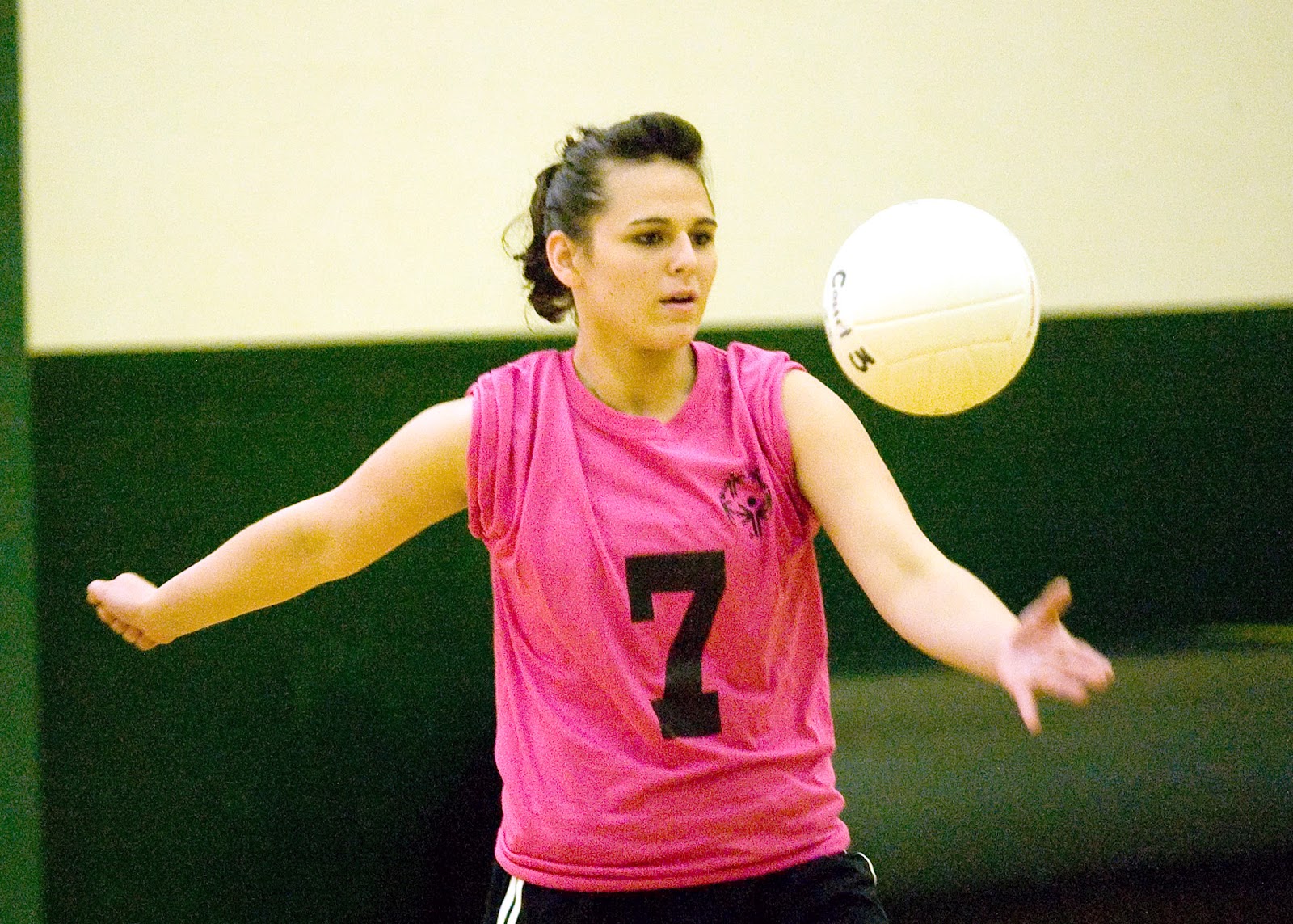 Cara Melakukan Servis Dan Menerima Servis Yang Benar - Bola Voli