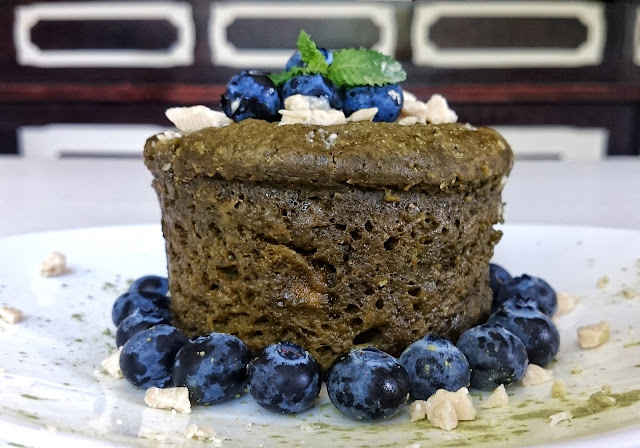 Matcha mini tortica z Veganz belo čokolado [BG] - Homemade with Vesna