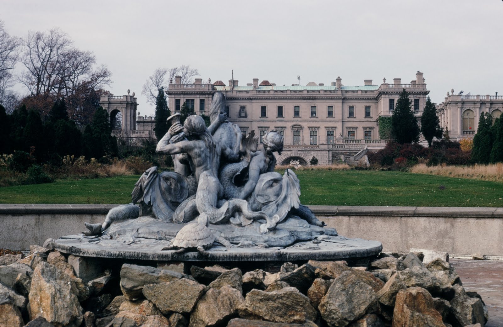 Mansions of the Gilded Age: The great fountain at Whitemarsh Hall, The ...