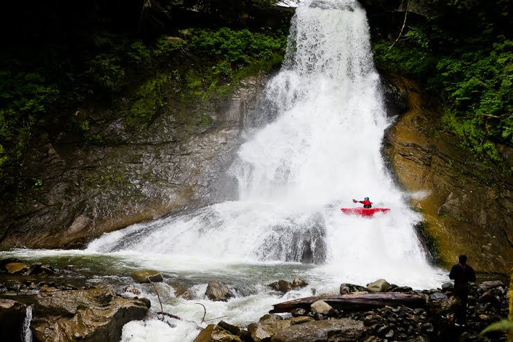 EGCREEKIN: Racehorse Creek Falls, WA