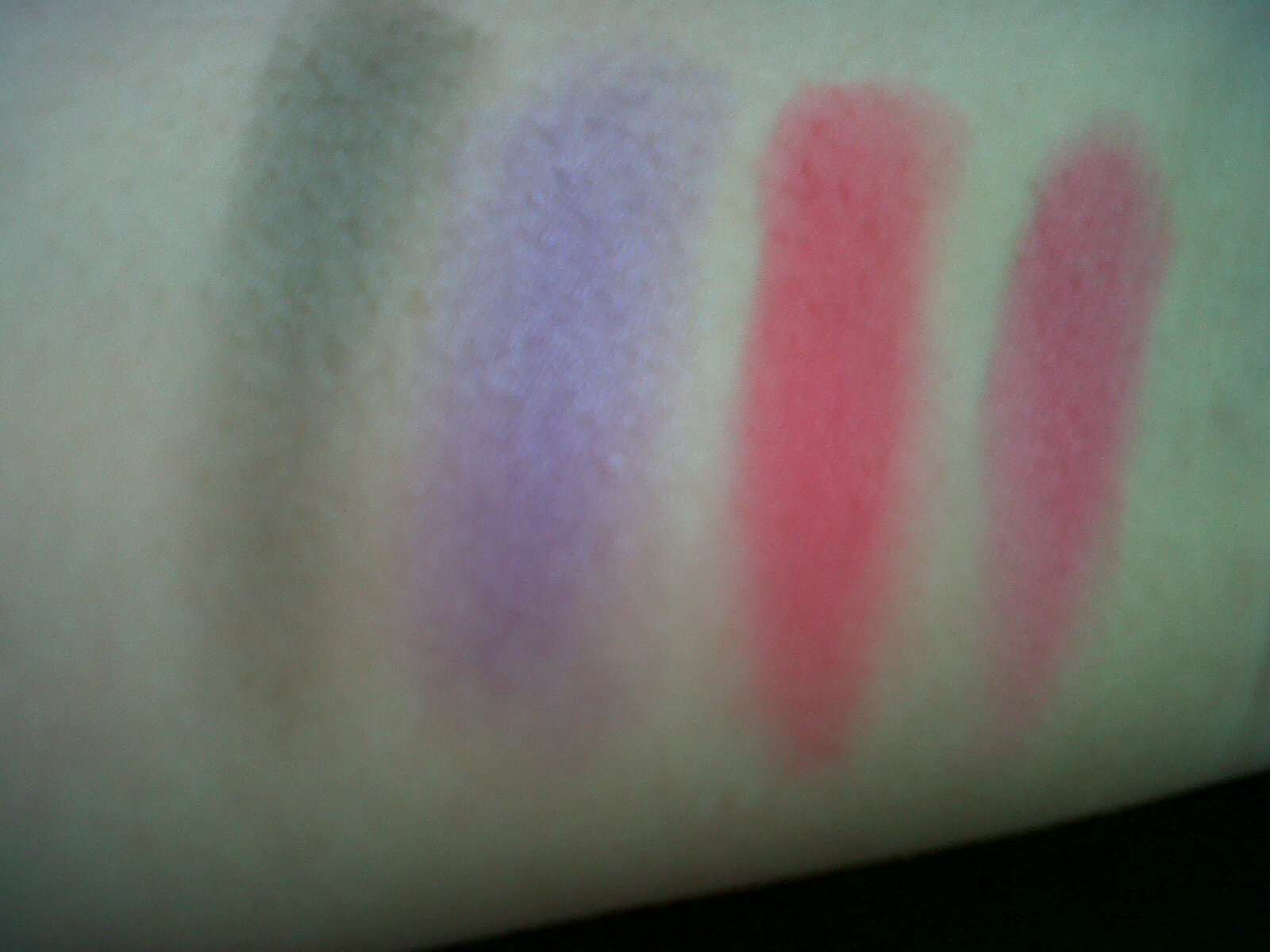 MyBeautyBoutique: Fashionista palette review- Blush and Eye shadow