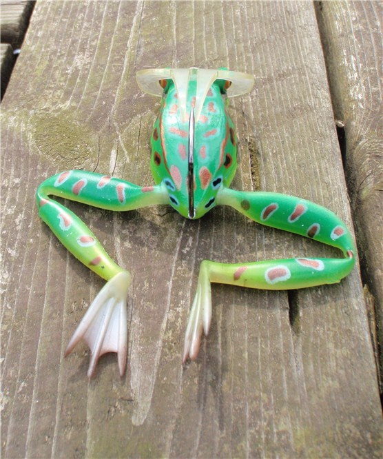 Bass Junkies Fishing Addiction: Frog Review V3: hard Bodies