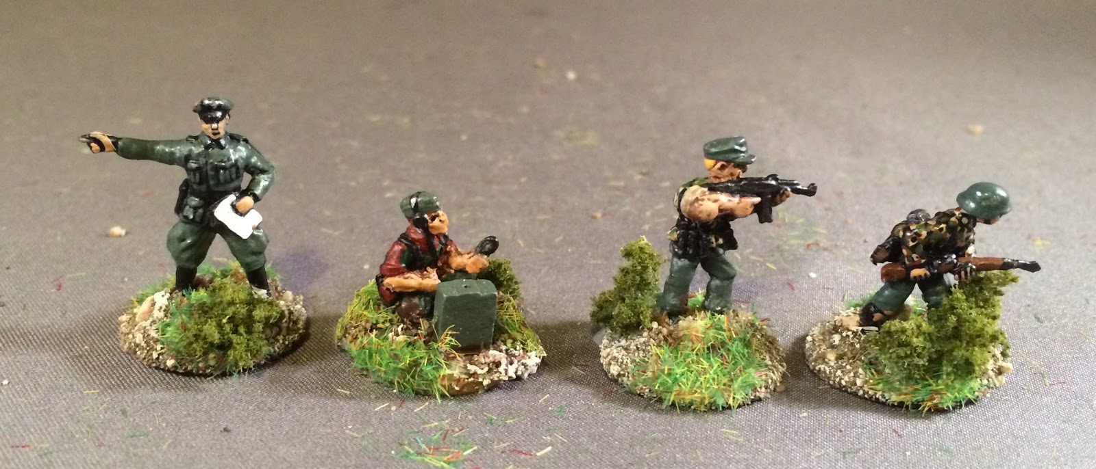 Bob's Miniature Wargaming Blog: More 1/72-scale WW2.