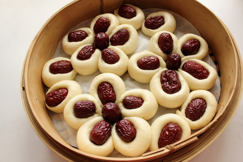 Amiliaya Recipe: Red Date Steam Bun 红枣馒头