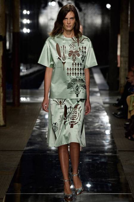 Fashion and Sarcasm: LFW: Dissecting Flowers at Christopher Kane Spring ...