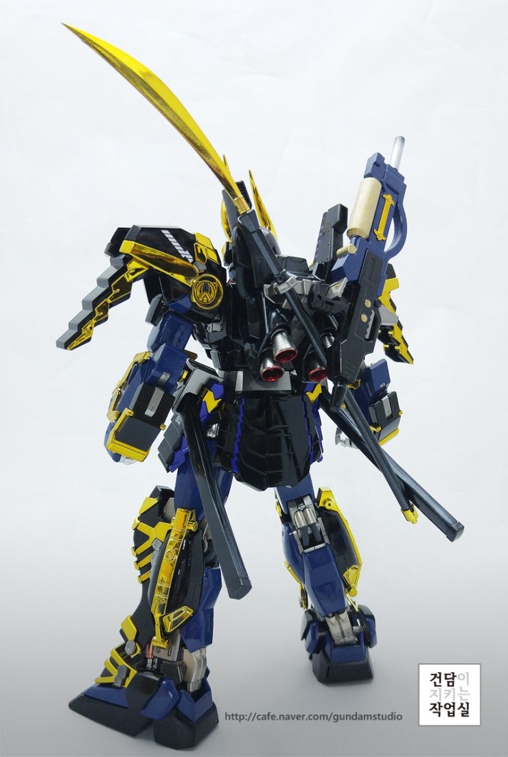 Painted Build: MG 1/100 Musha Gundam Mk-II "Gloss Finish"