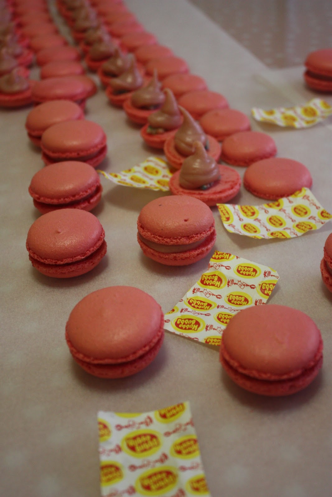 LADYMACARON20TEN: Zumbo's Strawberry Bubblegum Macaron