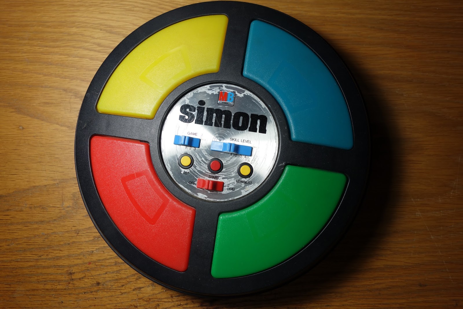 Mr Tom's World: Micro Simon
