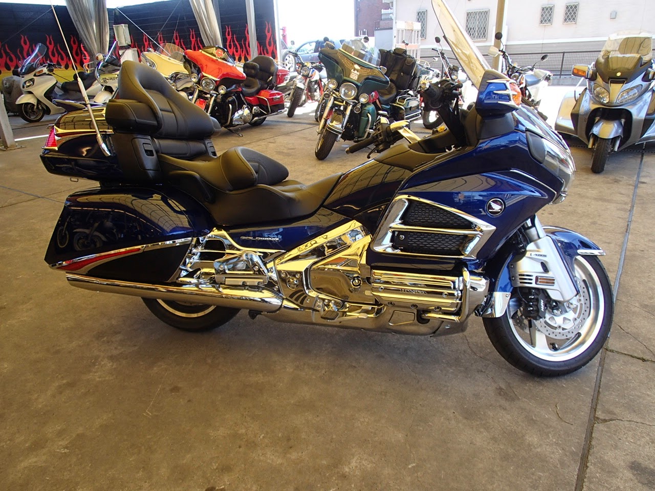 GL1800-CUSTOM.COM: 2014