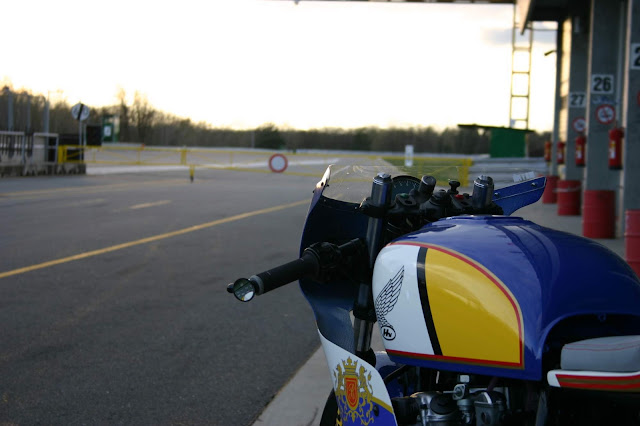 Honda CB500 Rothmans racing - RocketGarage - Cafe Racer Magazine