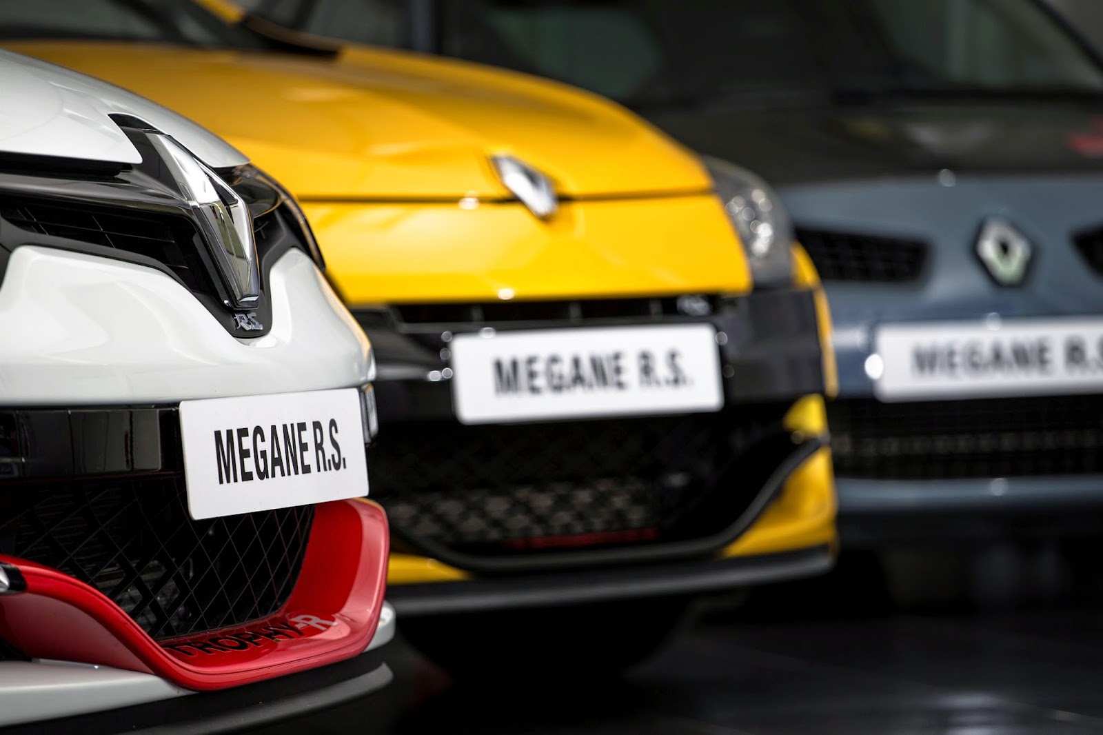 Ultimate Cars - Test Drives & Car Reviews: Renault Mégane R.S. 275 ...