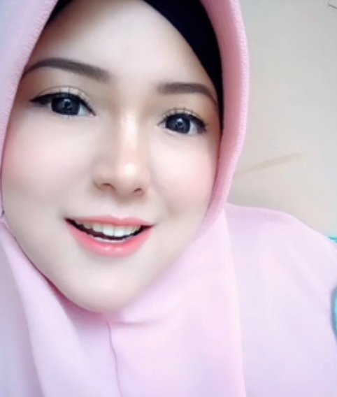 Gambar Inilah Wajah Sebenar Gadis Memiliki Persis Patung Gambar Mata Indah Di Rebanas Rebanas