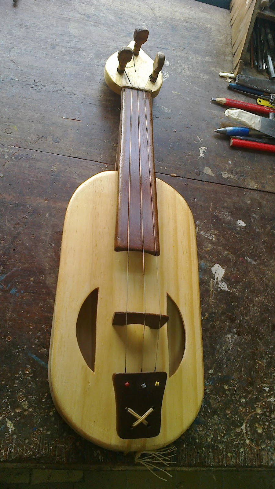 Barro e Cordas: Rabeca Medieval