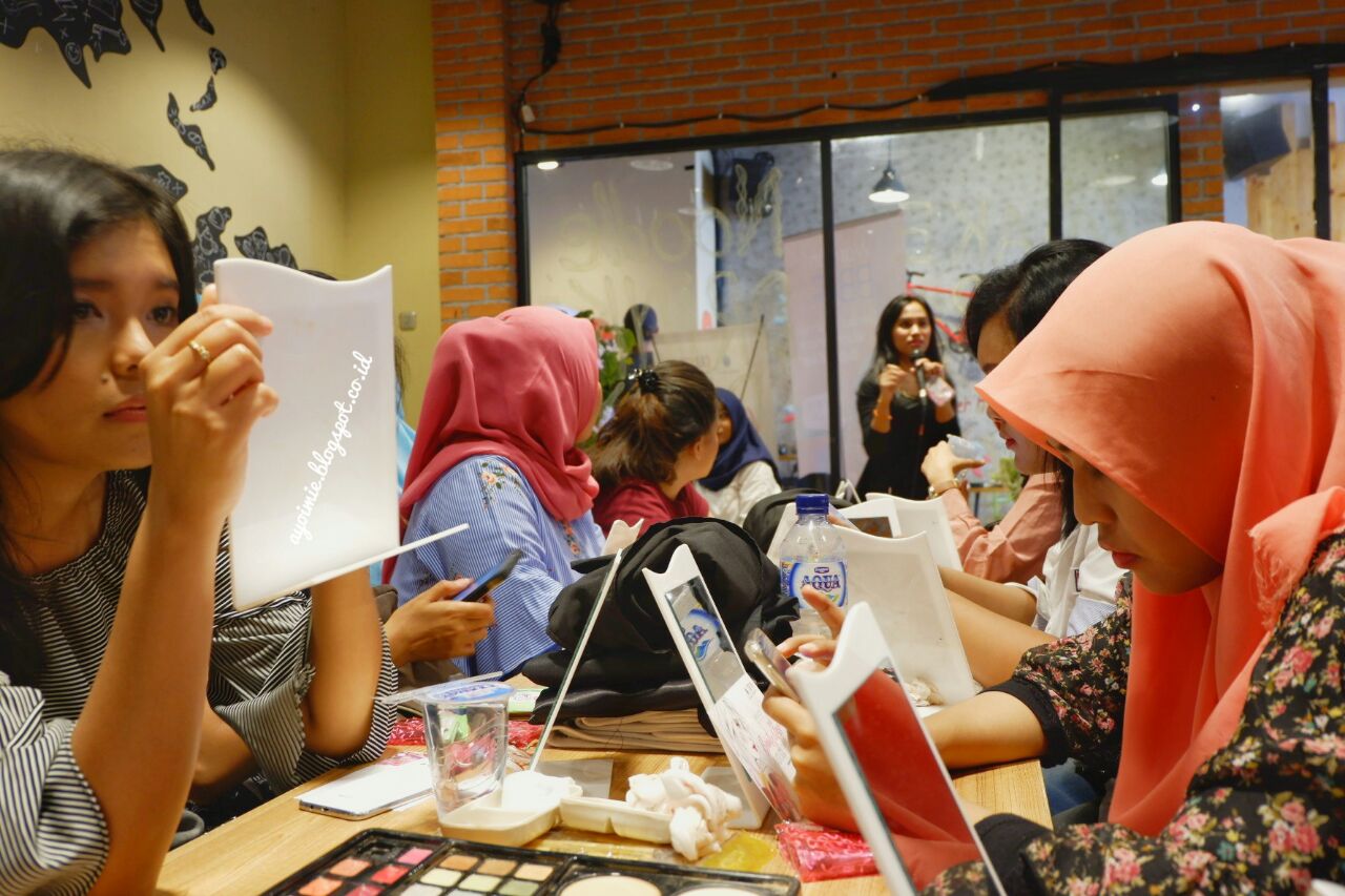 Review Beauty Class Wardah Dengan Tema Natural Bold - Ayo Imie!