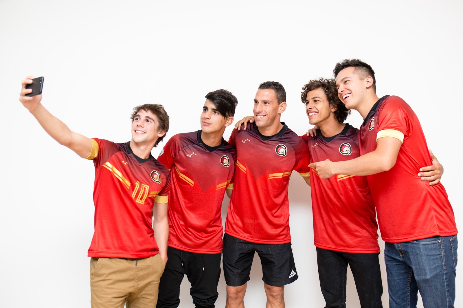 Espectacul-arte: El encuentro entre los actores de O11CE y Maxi Rodríguez