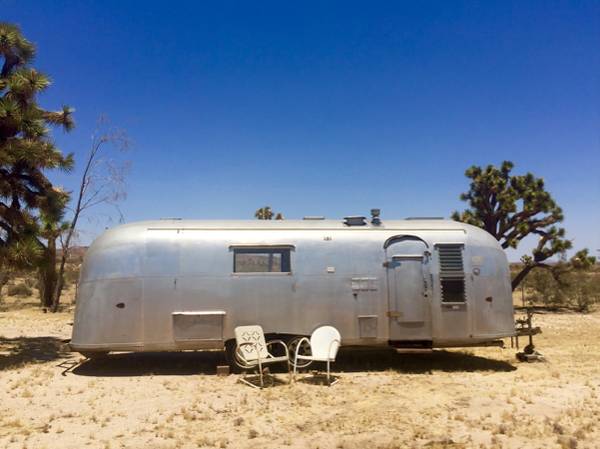 1960 Airstream Land Yacht Caravan - RV & Camper