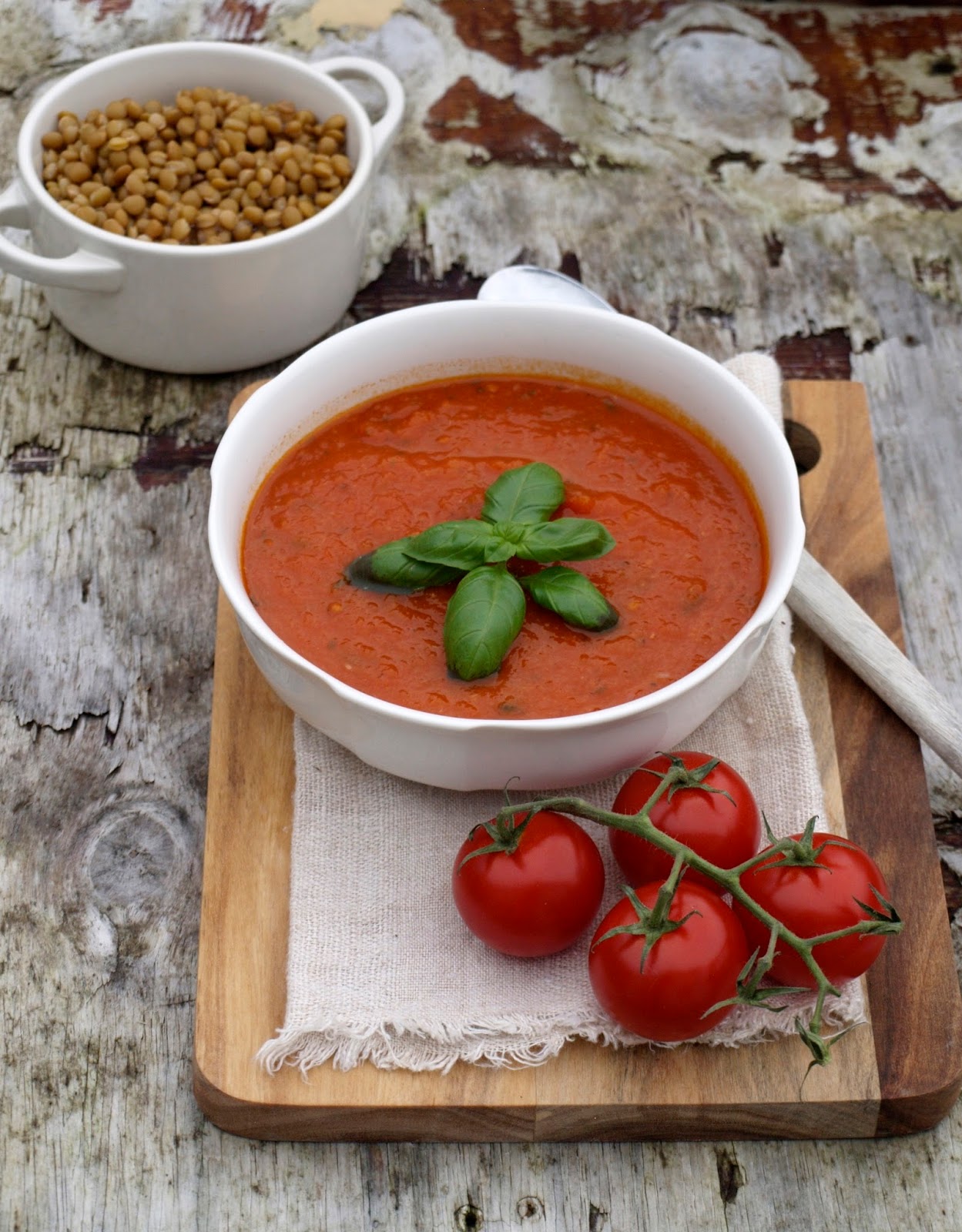 [kjøkkentjeneste]: Tomatsuppe med røde linser