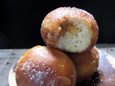 ANIS & PAPELON: Bomboloni con dulce de leche