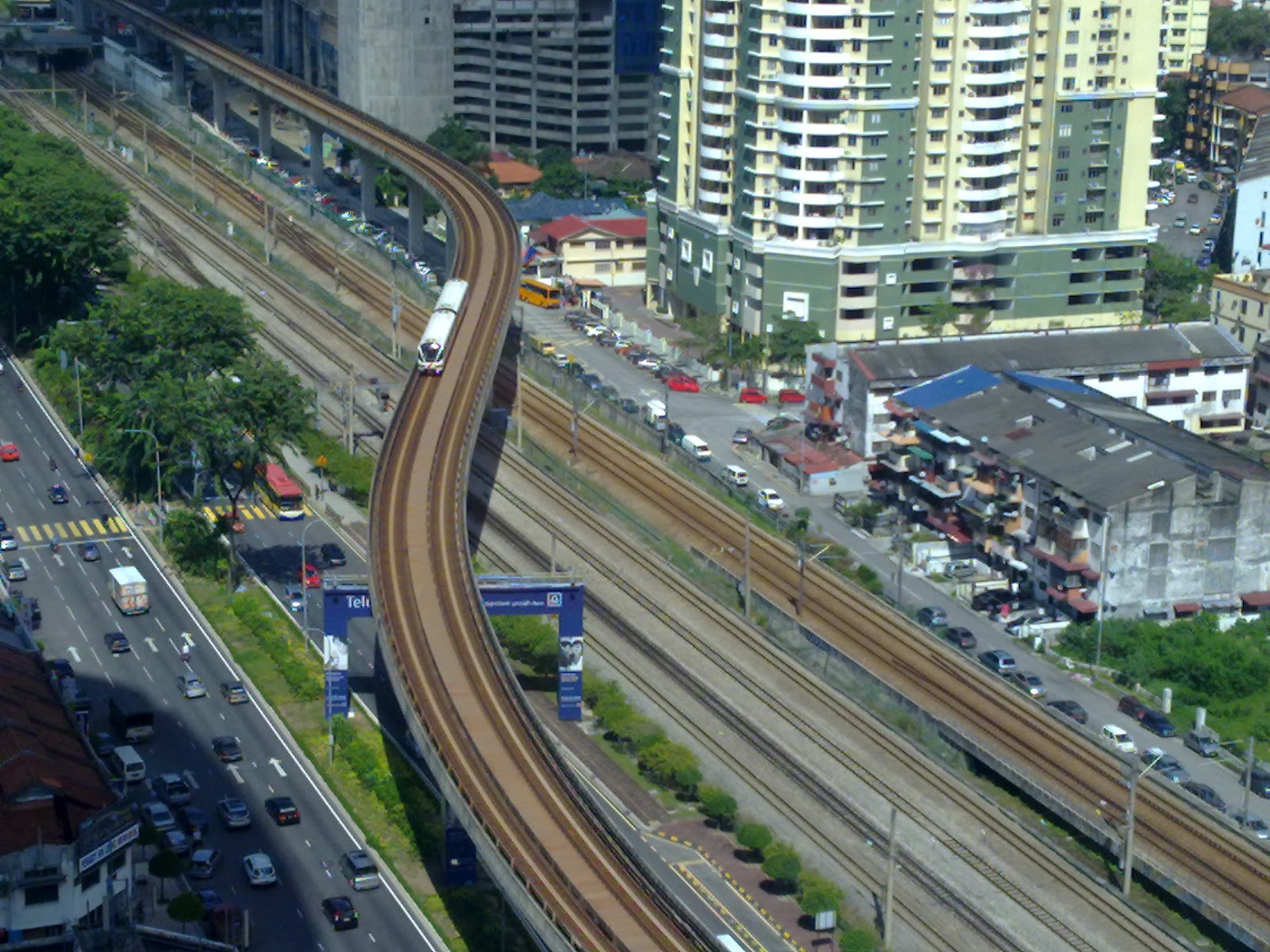 Al Muhandis Notes...: Bird View at LRT Bangsar