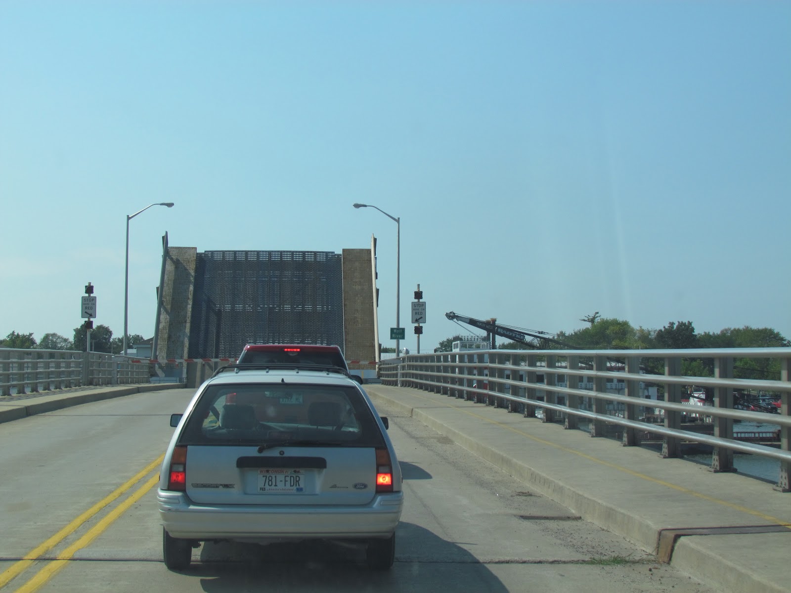 Memories in Bits and Pieces........: Winneconne's unique bridge...