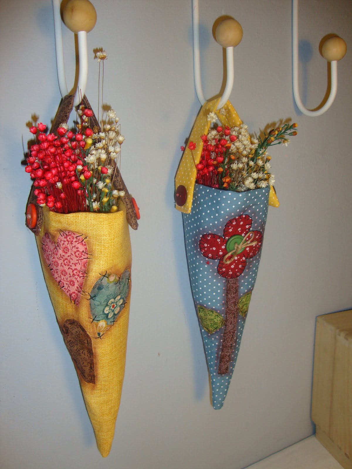 pano enfeitado: Cones de tecido