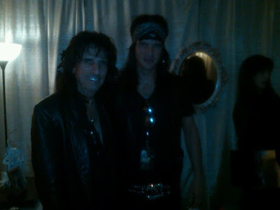 Luc Carl y Alice Cooper en el backstage del concierto de Gaga en Las ...