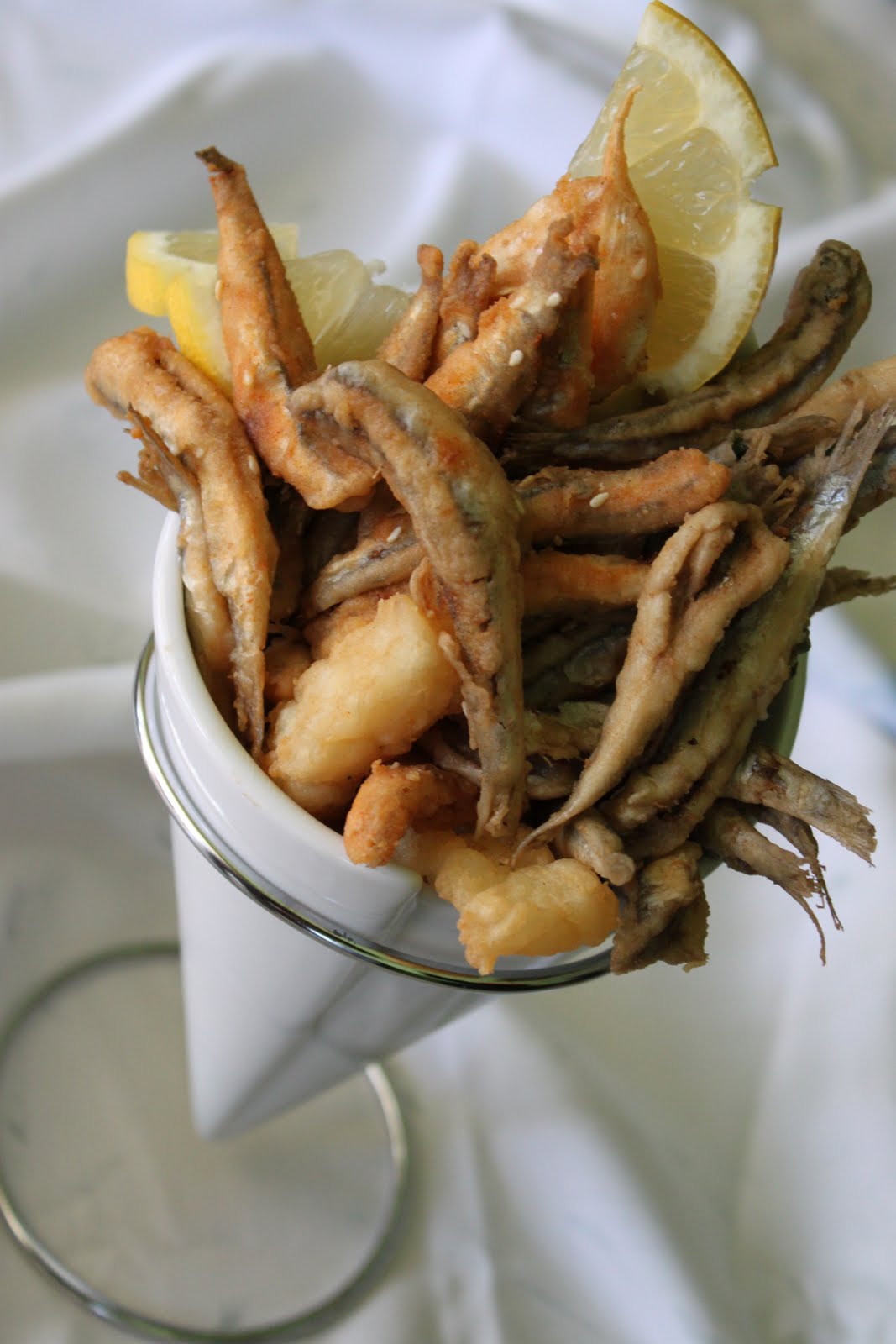 KESITO: CUCURUCHO DE PESCAITO FRITO