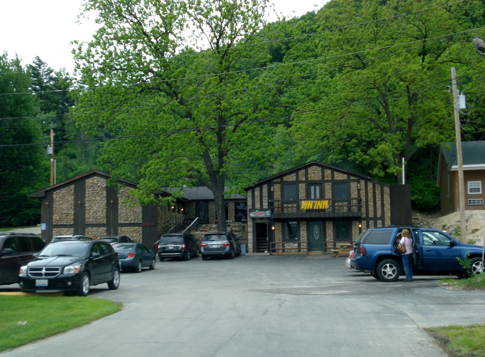 Experiencing Illinois: The Fin Inn