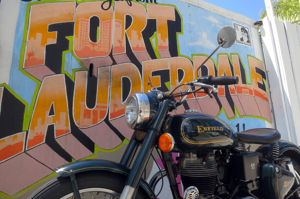 RoyalEnfields.com: My Royal Enfield Bullet goes on a photo safari