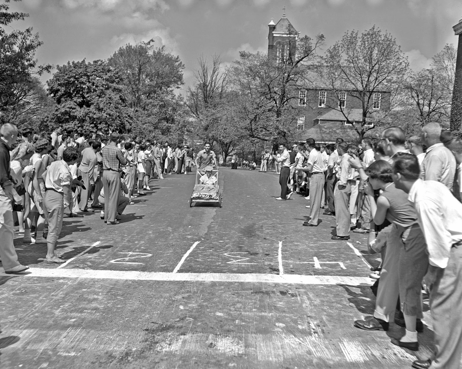 History in Photos: Push-Cart Derby