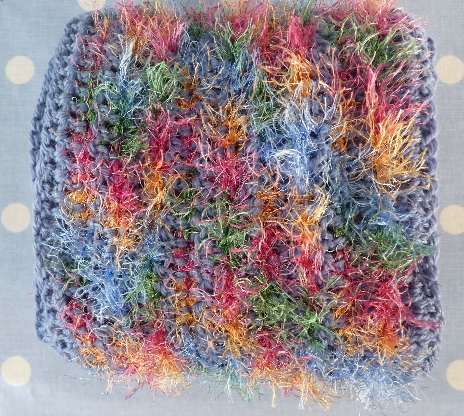 The Adventures of the Gingerbread Lady: Tutorial: Fun Fun-Fur Scarves