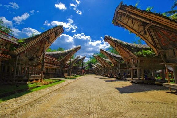 Tourism | Pariwisata: Ciri Khas Arsitektur Rumah Toraja