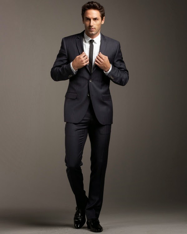 DETALLES CON CLASE: EL TRAJE NEGRO: CUANDO SI Y CUANDO NO