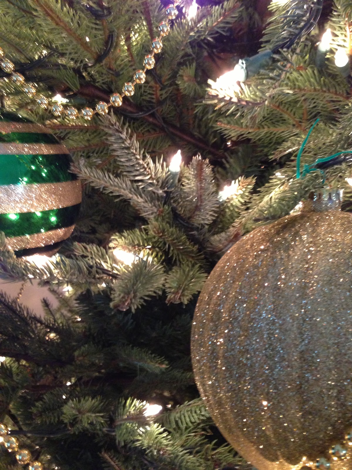 Dressed Up, Buttoned Down.: Holiday Bling: Decorating At Home 2012