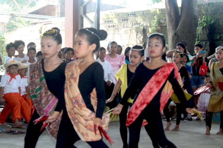 Bhie-bi-sie ~ Mom: Muslim Dance of Ysa Girl