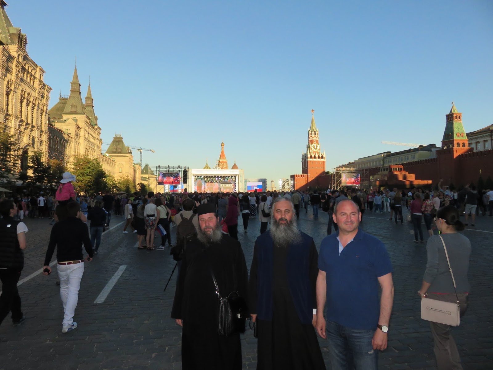 Dar!: 12 iunie, Ziua Rusiei, Piata Rosie, Moscova...