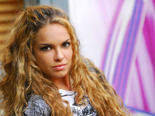 Rebelde Oficial ®: Roberta ( Lua Blanco ) ®