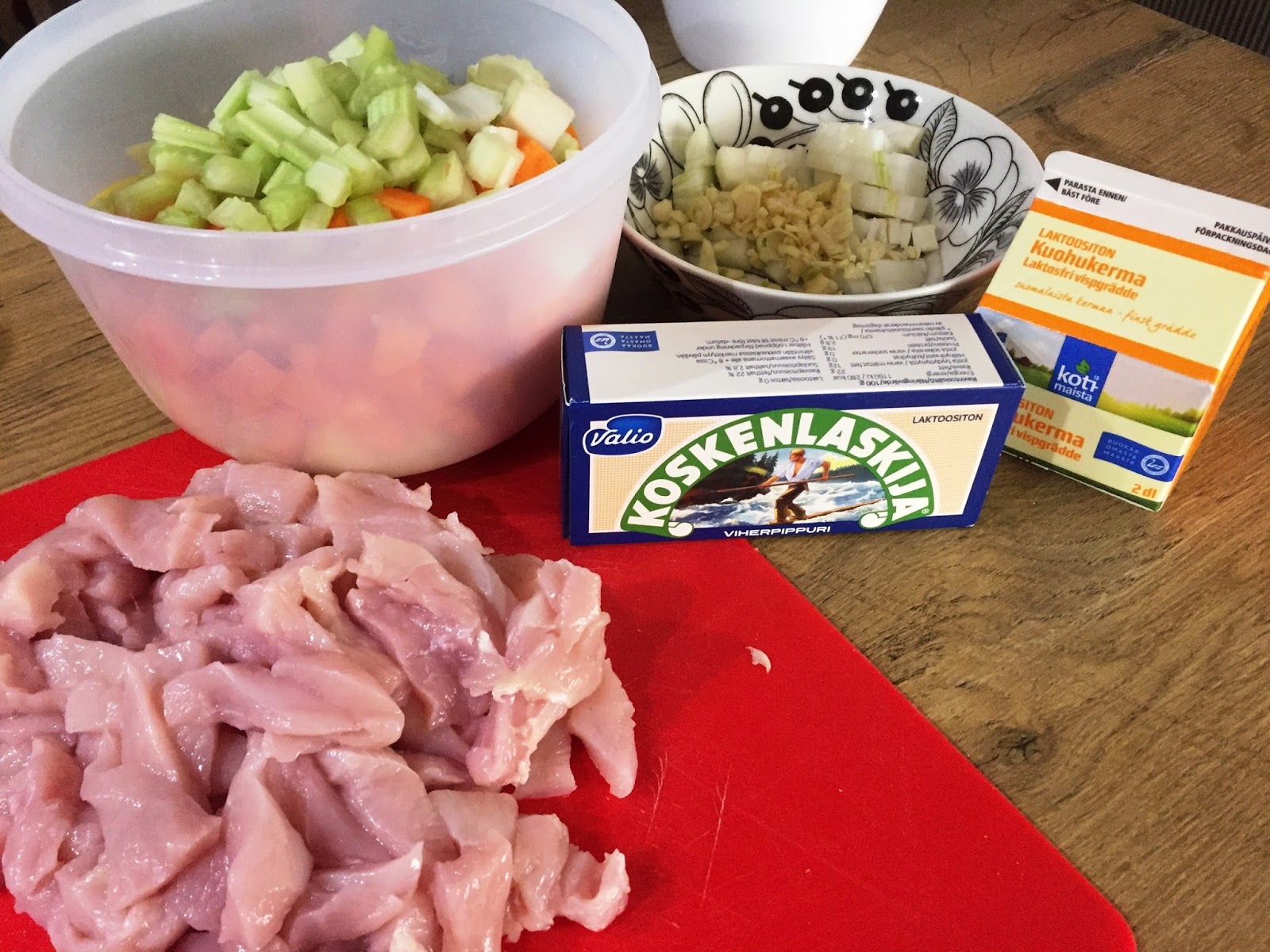 Hellannupit kaakossa: Kermainen kanakeitto