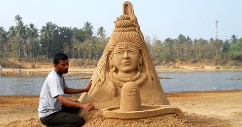 Sand Sculpture of Lord Shiva and Shivling on Vamsadhara Riverbank ...