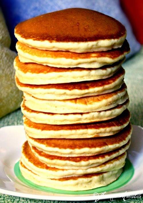Light and Fluffy Pancakes | Easy Recipes Blog