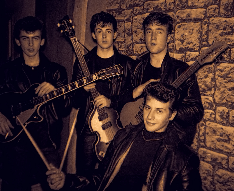 UN DIA EN LA VIDA DE LOS BEATLES: The Beatles en sus Inicios